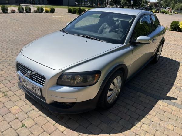 Volvo C30 2007 Rīga, ar dzinēja tilpumu 1.60 L un nobraukumu 166 tūkst. km par 2800 €, foto 2 vietnē AUTOMOTO.COM.LV