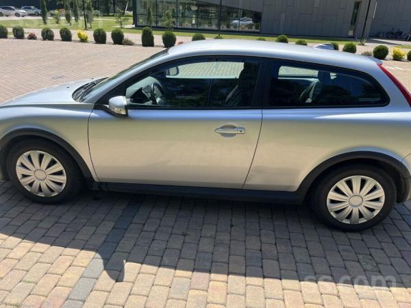 Volvo C30 2007 Rīga, ar dzinēja tilpumu 1.60 L un nobraukumu 166 tūkst. km par 2800 €, foto 3 vietnē AUTOMOTO.COM.LV