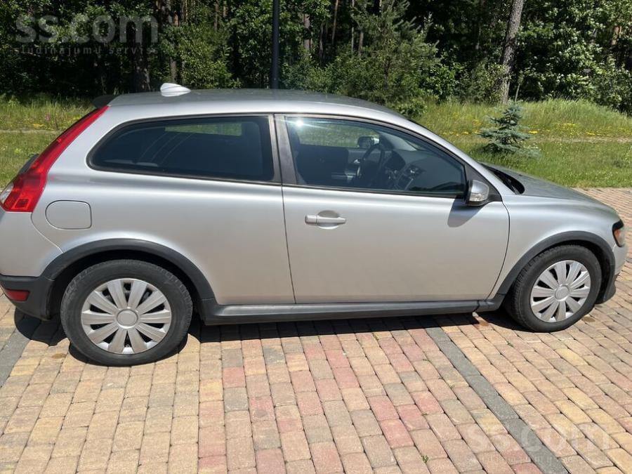 Volvo C30 2007 Rīga, ar dzinēja tilpumu 1.60 L un nobraukumu 166 tūkst. km par 2800 €, foto 7 vietnē AUTOMOTO.COM.LV