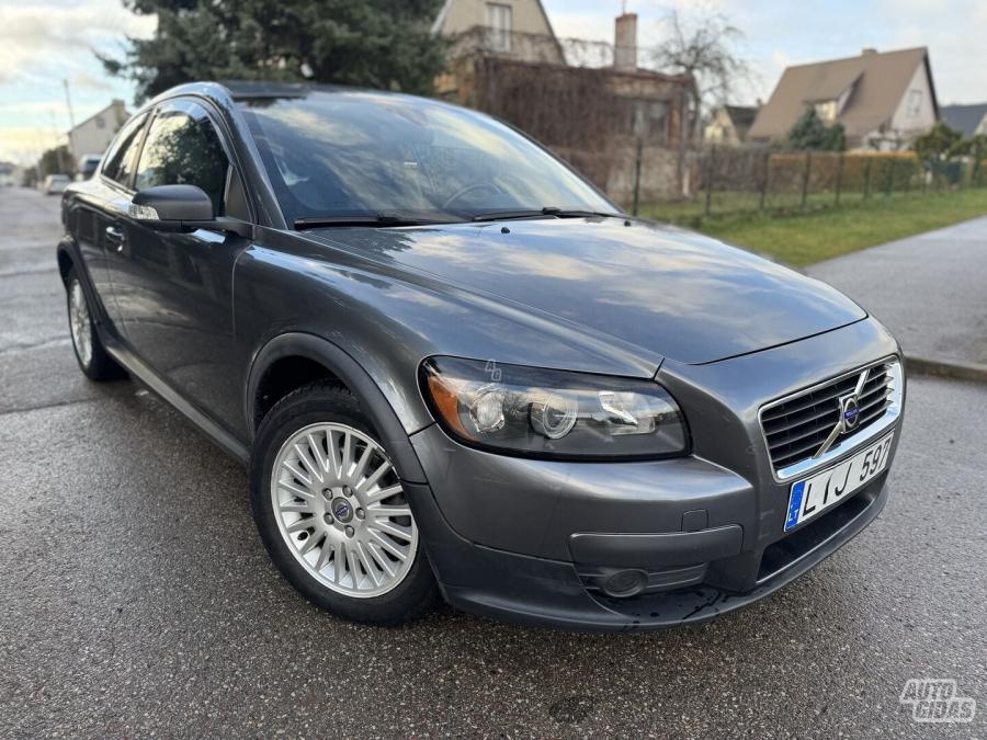Volvo C30 2007 in Kaunas, with an engine capacity of 1.60 L and mileage of 235 thousand km for 1950 €, photo 1 on AUTOMOTO.COM.LV