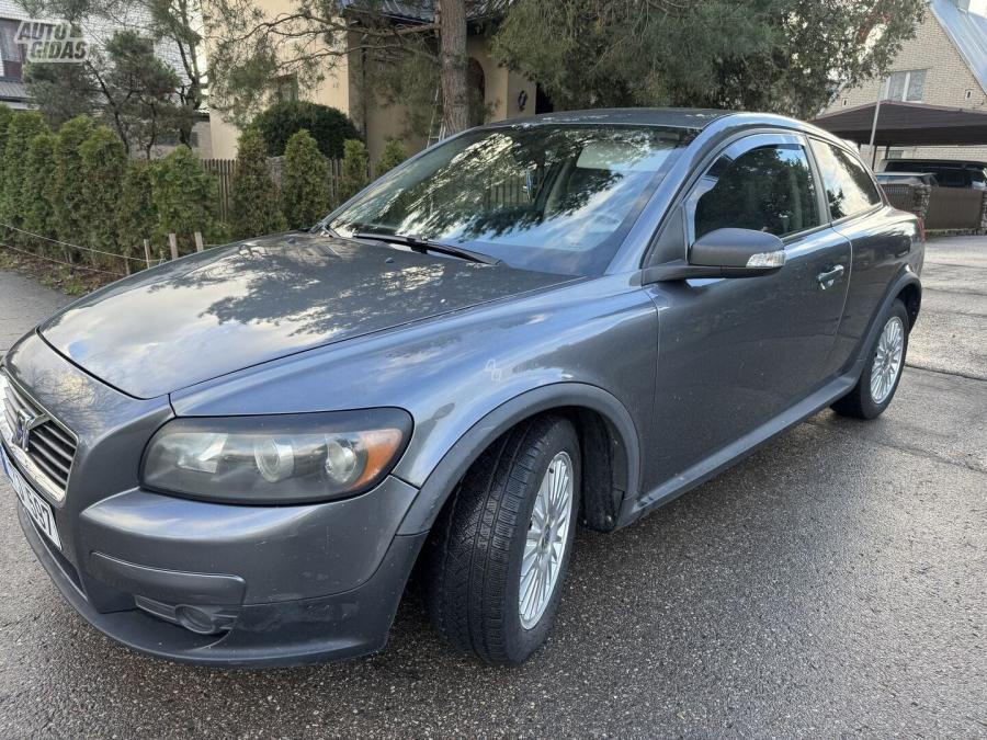 Volvo C30 2007 in Kaunas, with an engine capacity of 1.60 L and mileage of 235 thousand km for 1950 €, photo 3 on AUTOMOTO.COM.LV