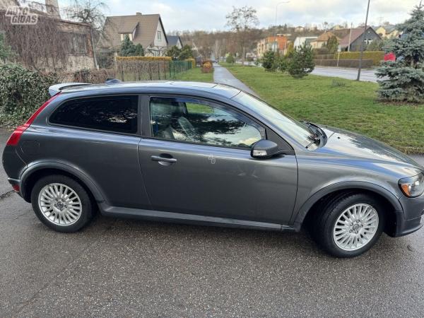 Volvo C30 2007 in Kaunas, with an engine capacity of 1.60 L and mileage of 235 thousand km for 1950 €, photo 4 on AUTOMOTO.COM.LV
