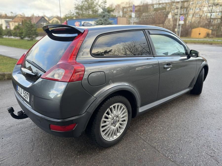 Volvo C30 2007 in Kaunas, with an engine capacity of 1.60 L and mileage of 235 thousand km for 1950 €, photo 6 on AUTOMOTO.COM.LV