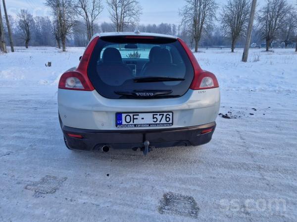 Volvo C30 2007 Ogre, ar dzinēja tilpumu 2.00 L un nobraukumu 184 tūkst. km par 3990 €, foto 6 vietnē AUTOMOTO.COM.LV