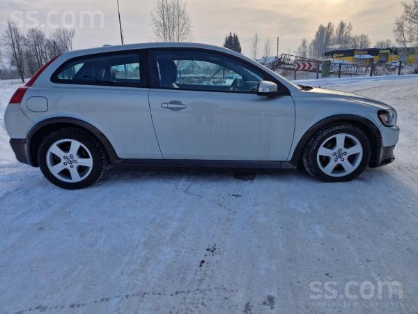 Volvo C30 2007 Ogre, ar dzinēja tilpumu 2.00 L un nobraukumu 184 tūkst. km par 3990 €, foto 7 vietnē AUTOMOTO.COM.LV