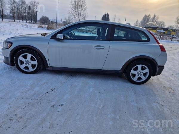 Volvo C30 2007 Ogre, ar dzinēja tilpumu 2.00 L un nobraukumu 184 tūkst. km par 3990 €, foto 8 vietnē AUTOMOTO.COM.LV