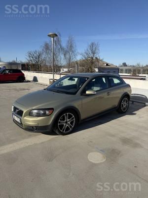 Volvo C30 2007 Rīga, ar dzinēja tilpumu 2.40 L un nobraukumu 348 tūkst. km par 4590 €, foto  vietnē AUTOMOTO.COM.LV