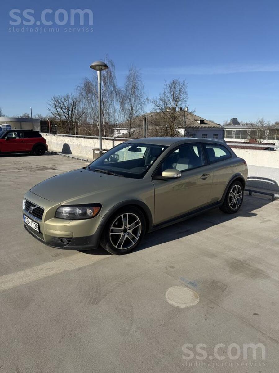 Volvo C30 2007 Rīga, ar dzinēja tilpumu 2.40 L un nobraukumu 348 tūkst. km par 4590 €, foto 1 vietnē AUTOMOTO.COM.LV