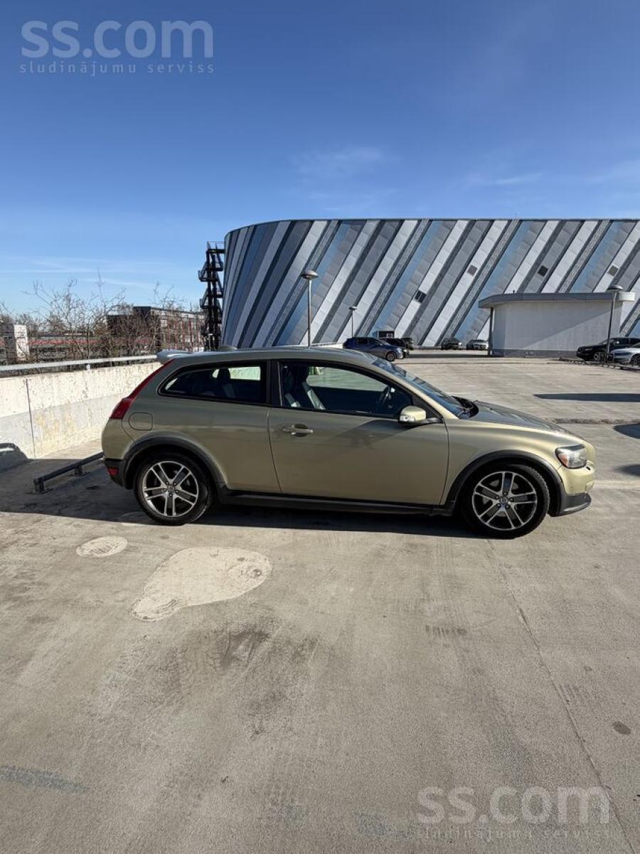 Volvo C30 2007 Rīga, ar dzinēja tilpumu 2.40 L un nobraukumu 348 tūkst. km par 4590 €, foto 5 vietnē AUTOMOTO.COM.LV