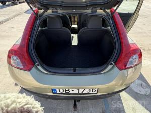 Volvo C30 2007 Rīga, ar dzinēja tilpumu 2.40 L un nobraukumu 348 tūkst. km par 4590 €, foto 11 vietnē AUTOMOTO.COM.LV
