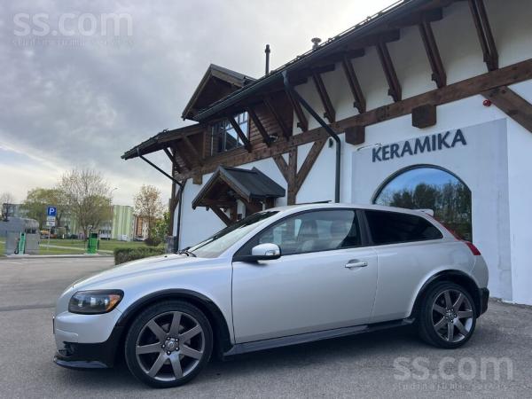 Volvo C30 2007 Jelgava, ar dzinēja tilpumu 2.40 L un nobraukumu 290 tūkst. km par 4400 €, foto 4 vietnē AUTOMOTO.COM.LV
