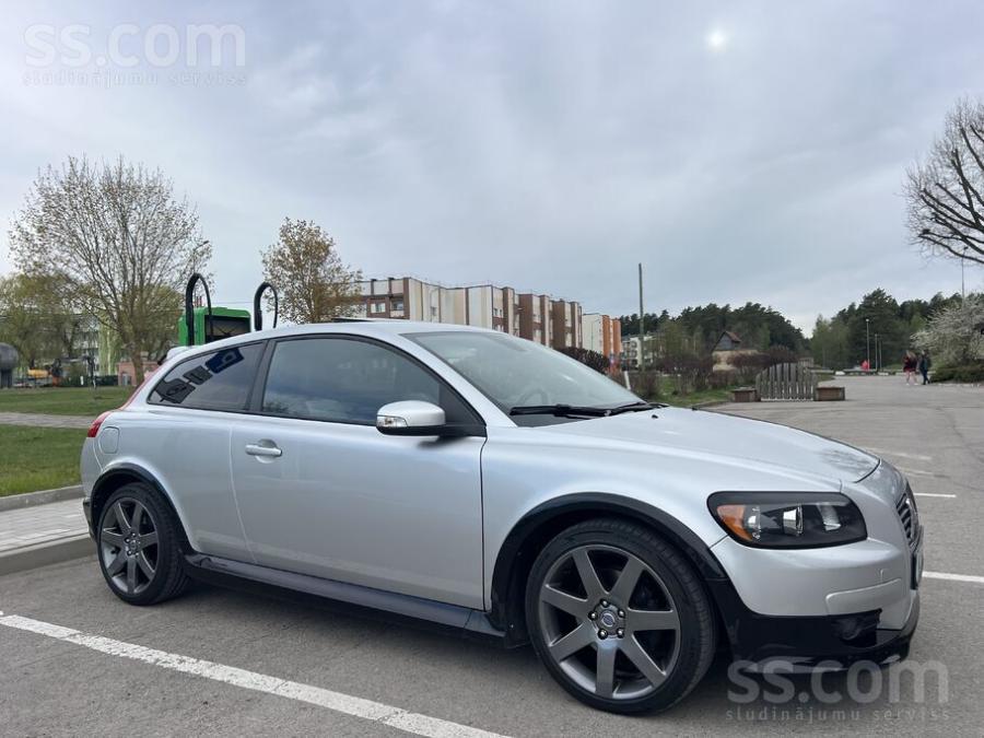 Volvo C30 2007 Jelgava, ar dzinēja tilpumu 2.40 L un nobraukumu 290 tūkst. km par 4400 €, foto 19 vietnē AUTOMOTO.COM.LV