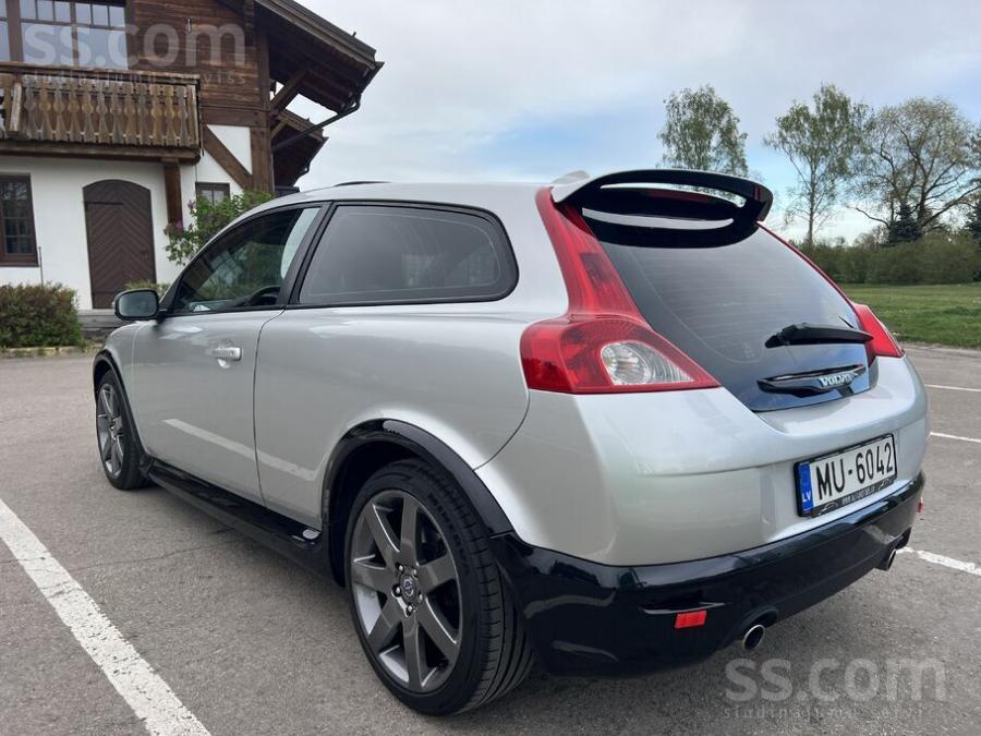 Volvo C30 2007 Jelgava, ar dzinēja tilpumu 2.40 L un nobraukumu 290 tūkst. km par 4400 €, foto 22 vietnē AUTOMOTO.COM.LV
