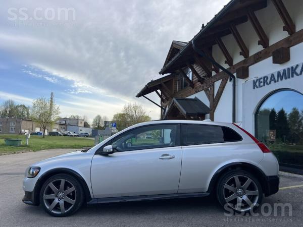 Volvo C30 2007 Jelgava, ar dzinēja tilpumu 2.40 L un nobraukumu 290 tūkst. km par 4250 €, foto 5 vietnē AUTOMOTO.COM.LV