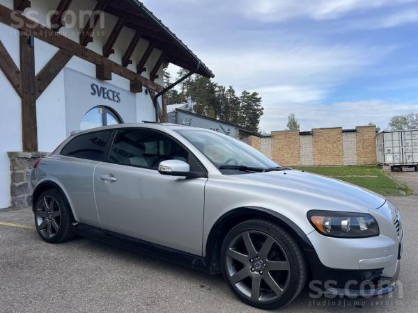 Volvo C30 2007 Jelgava, ar dzinēja tilpumu 2.40 L un nobraukumu 290 tūkst. km par 4250 €, foto 10 vietnē AUTOMOTO.COM.LV
