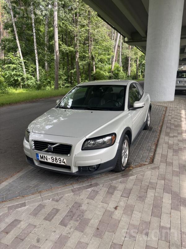 Volvo C30 2007 in Jurmala, with an engine capacity of 1.60 L and mileage of 275 thousand km for 2500 €, photo 1 on AUTOMOTO.COM.LV