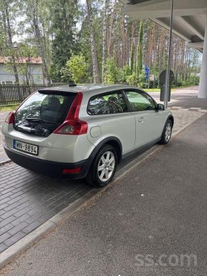 Volvo C30 2007 in Jurmala, with an engine capacity of 1.60 L and mileage of 275 thousand km for 2500 €, photo 4 on AUTOMOTO.COM.LV