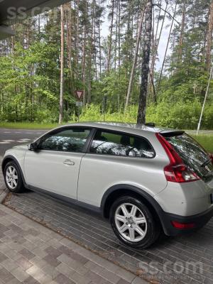 Volvo C30 2007 in Jurmala, with an engine capacity of 1.60 L and mileage of 275 thousand km for 2500 €, photo 6 on AUTOMOTO.COM.LV