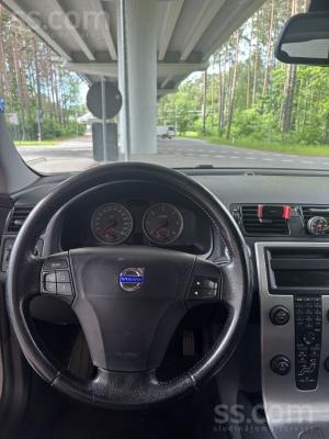 Volvo C30 2007 in Jurmala, with an engine capacity of 1.60 L and mileage of 275 thousand km for 2500 €, photo 8 on AUTOMOTO.COM.LV