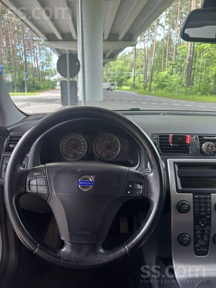 Volvo C30 2007 in Jurmala, with an engine capacity of 1.60 L and mileage of 275 thousand km for 2500 €, photo 8 on AUTOMOTO.COM.LV