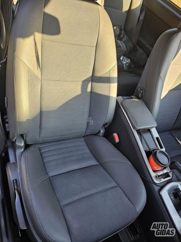 Volvo C30 2007 in Vilnius, with an engine capacity of 2.40 L and mileage of 334 thousand km for 2800 €, photo 3 on AUTOMOTO.COM.LV