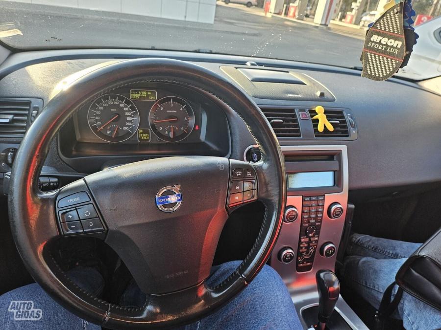 Volvo C30 2007 Viļņa, ar dzinēja tilpumu 2.40 L un nobraukumu 334 tūkst. km par 2800 €, foto 13 vietnē AUTOMOTO.COM.LV