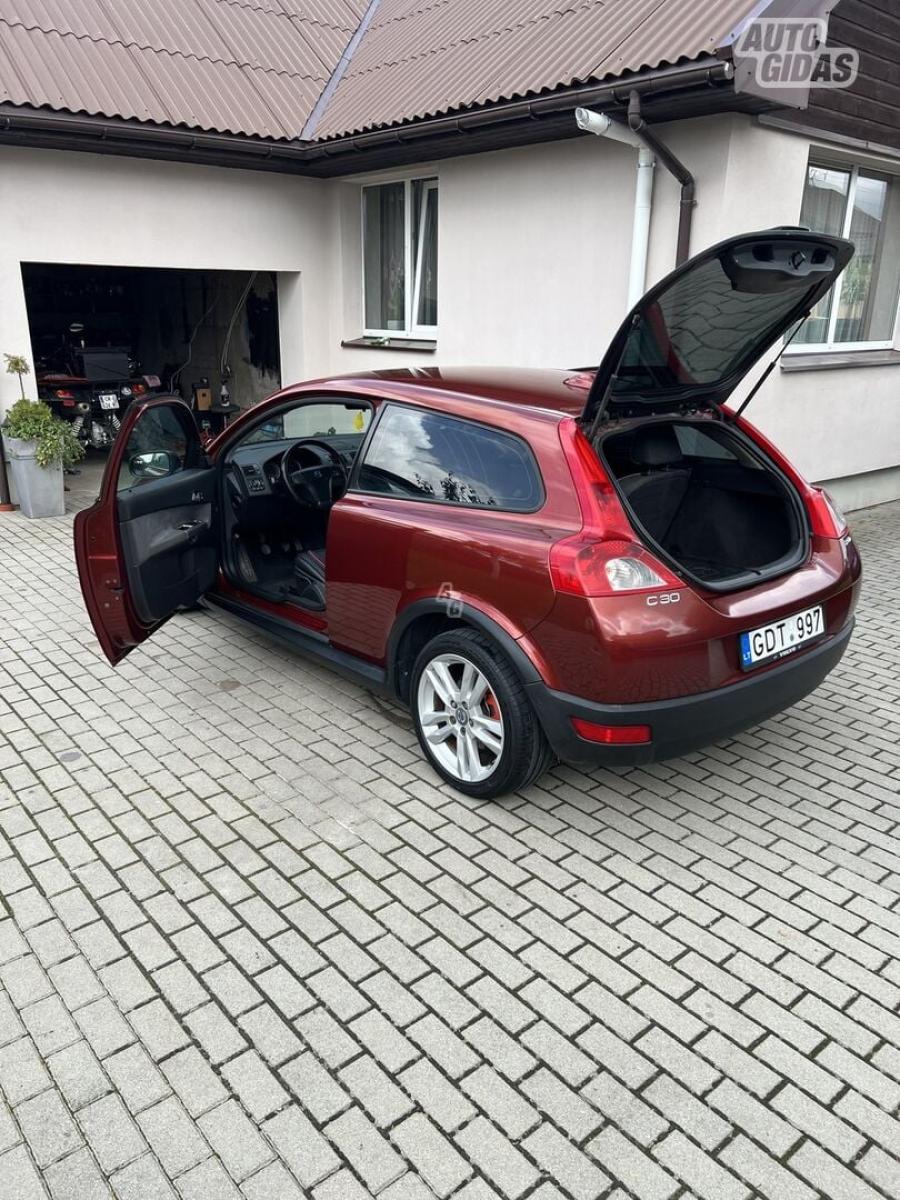 Volvo C30 2007 Klaipėda, ar dzinēja tilpumu 2.00 L un nobraukumu 400 tūkst. km par 2500 €, foto 4 vietnē AUTOMOTO.COM.LV