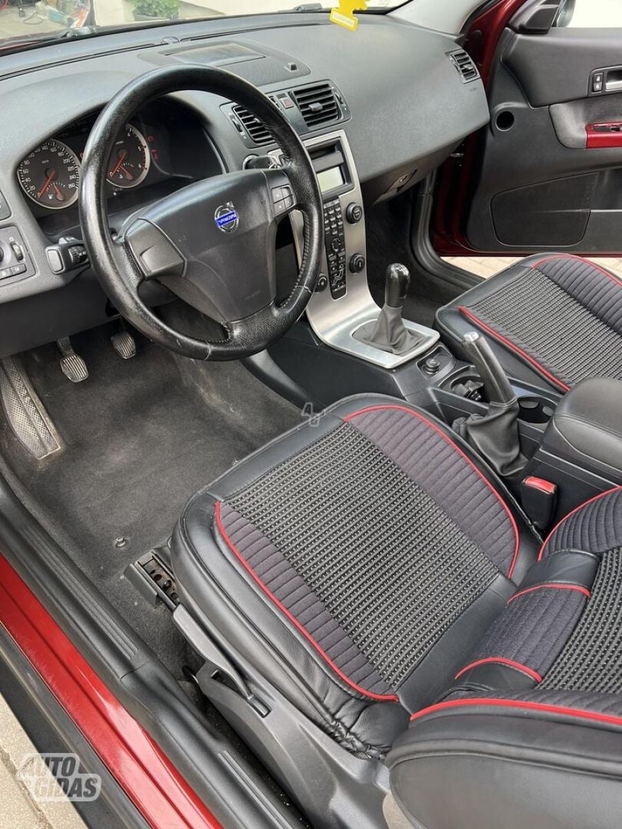 Volvo C30 2007 Klaipėda, ar dzinēja tilpumu 2.00 L un nobraukumu 400 tūkst. km par 2500 €, foto 5 vietnē AUTOMOTO.COM.LV