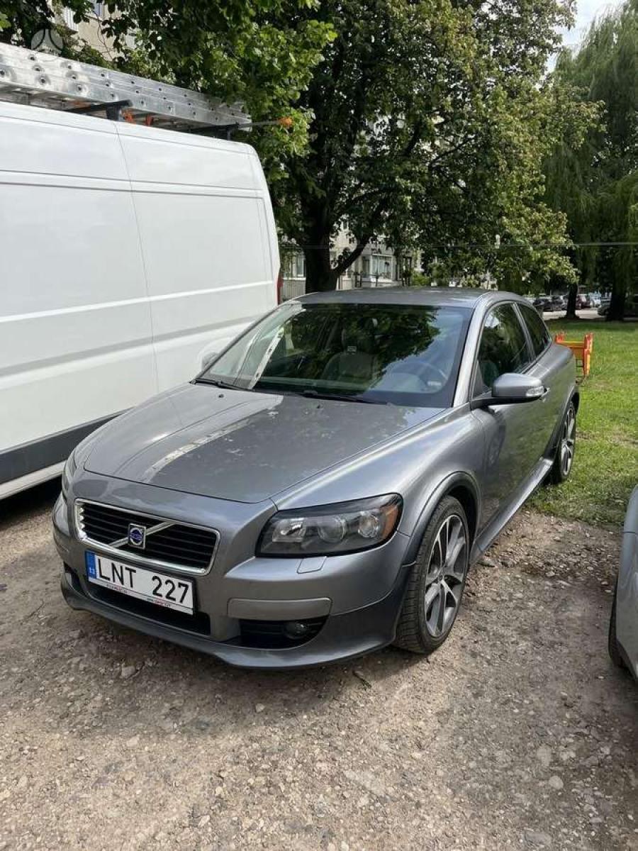 Volvo C30 2007 in Kaunas, with an engine capacity of 1.56 L and mileage of 340 thousand km for 2000 €, photo 3 on AUTOMOTO.COM.LV