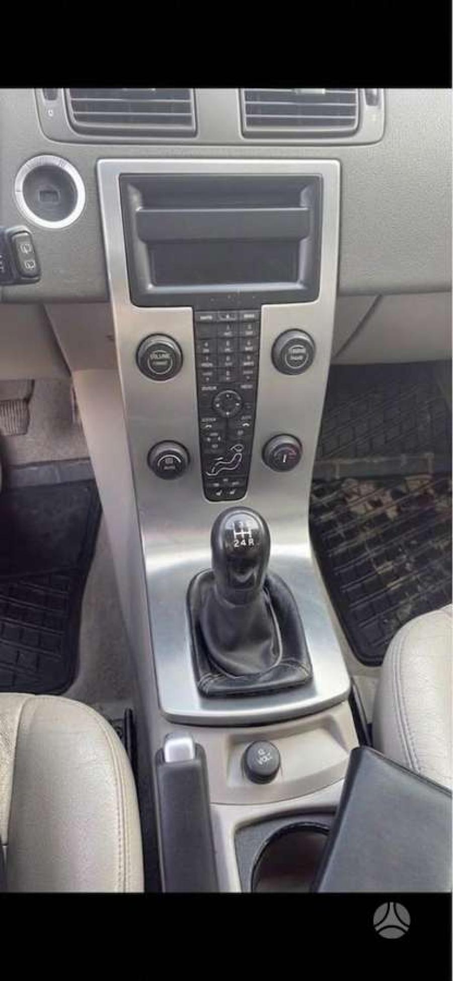 Volvo C30 2007 in Kaunas, with an engine capacity of 1.56 L and mileage of 340 thousand km for 2000 €, photo 5 on AUTOMOTO.COM.LV