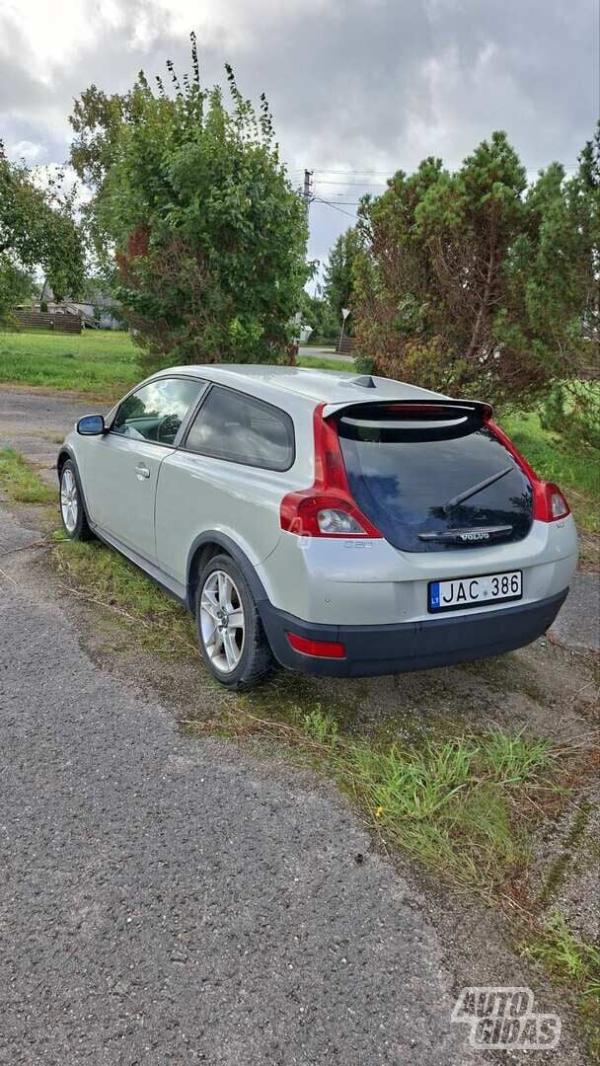 Volvo C30 2007 in Kretinga, with an engine capacity of 2.00 L and mileage of 288 thousand km for 2000 €, photo 4 on AUTOMOTO.COM.LV