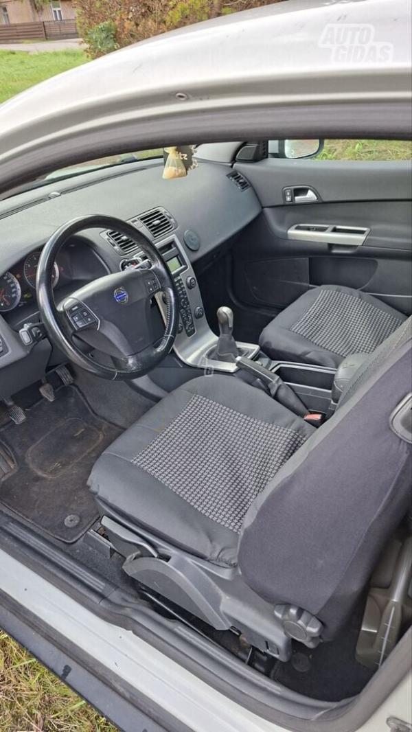 Volvo C30 2007 in Kretinga, with an engine capacity of 2.00 L and mileage of 288 thousand km for 2000 €, photo 9 on AUTOMOTO.COM.LV