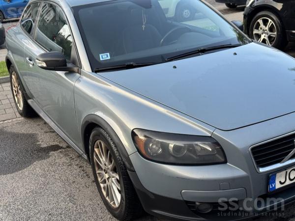 Volvo C30 2008 Rīga, ar dzinēja tilpumu 1.60 L un nobraukumu 362 tūkst. km par 1500 €, foto 4 vietnē AUTOMOTO.COM.LV
