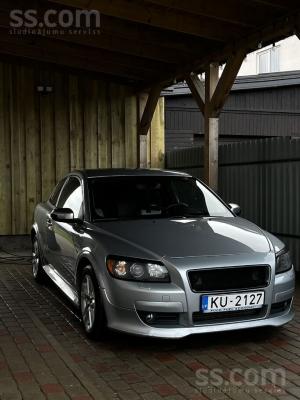 Volvo C30 2008 in Riga, with an engine capacity of 2.40 L and mileage of 230 thousand km for 5000 €, photo 2 on AUTOMOTO.COM.LV