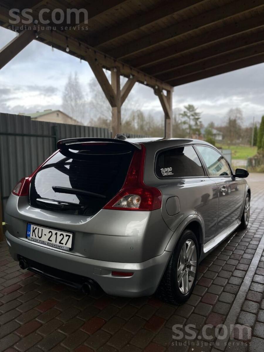 Volvo C30 2008 in Riga, with an engine capacity of 2.40 L and mileage of 230 thousand km for 5000 €, photo 6 on AUTOMOTO.COM.LV