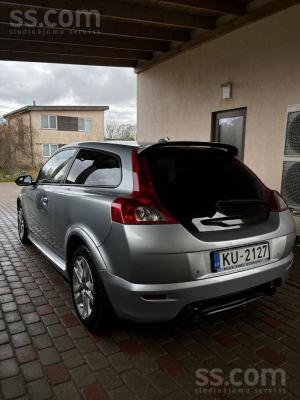 Volvo C30 2008 in Riga, with an engine capacity of 2.40 L and mileage of 230 thousand km for 5000 €, photo 7 on AUTOMOTO.COM.LV