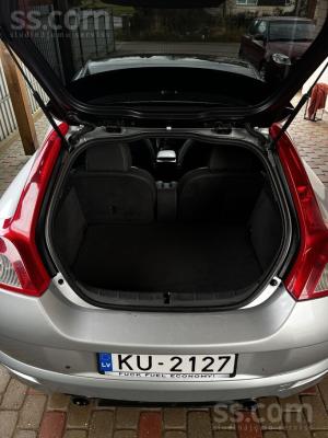 Volvo C30 2008 in Riga, with an engine capacity of 2.40 L and mileage of 230 thousand km for 5000 €, photo 12 on AUTOMOTO.COM.LV