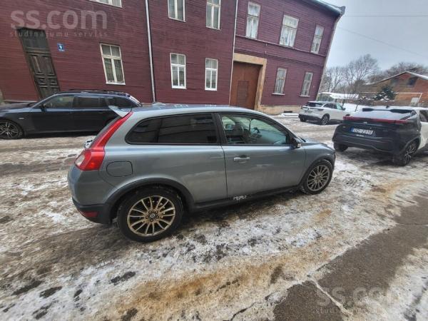 Volvo C30 2008 Rīga, ar dzinēja tilpumu 1.60 L un nobraukumu 376 tūkst. km par 1950 €, foto 4 vietnē AUTOMOTO.COM.LV