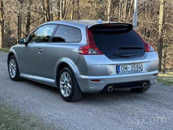 Volvo C30 2008 in Talsi, with an engine capacity of 2.40 L and mileage of 241 thousand km for 4770 €, photo 2 on AUTOMOTO.COM.LV
