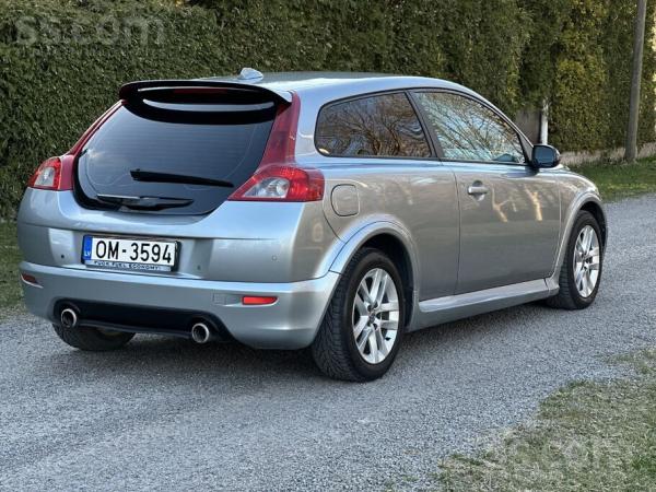 Volvo C30 2008 in Talsi, with an engine capacity of 2.40 L and mileage of 241 thousand km for 4770 €, photo 4 on AUTOMOTO.COM.LV