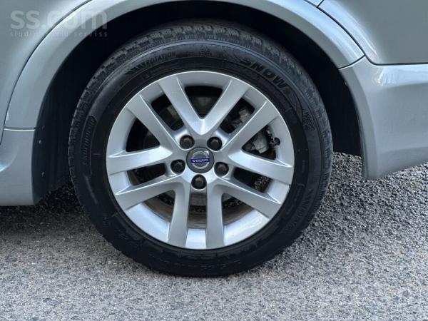 Volvo C30 2008 in Talsi, with an engine capacity of 2.40 L and mileage of 241 thousand km for 4770 €, photo 7 on AUTOMOTO.COM.LV