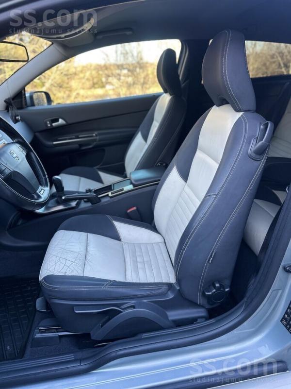 Volvo C30 2008 in Talsi, with an engine capacity of 2.40 L and mileage of 241 thousand km for 4770 €, photo 10 on AUTOMOTO.COM.LV