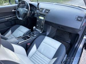 Volvo C30 2008 in Talsi, with an engine capacity of 2.40 L and mileage of 241 thousand km for 4770 €, photo 15 on AUTOMOTO.COM.LV