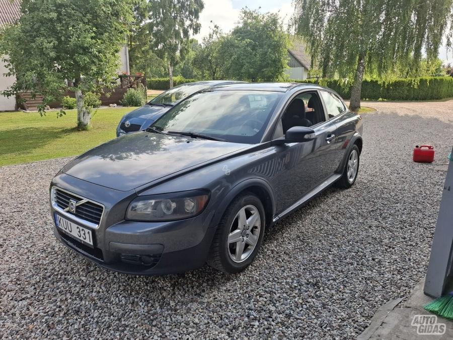 Volvo C30 2008 in Ariogala, with an engine capacity of 2.00 L and mileage of 315 thousand km for 2350 €, photo 11 on AUTOMOTO.COM.LV
