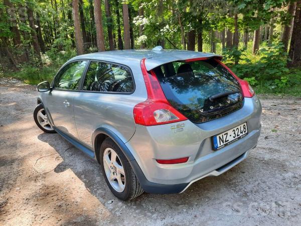 Volvo C30 2010 in Riga, with an engine capacity of 1.60 L and mileage of 215 thousand km for 3450 €, photo 3 on AUTOMOTO.COM.LV