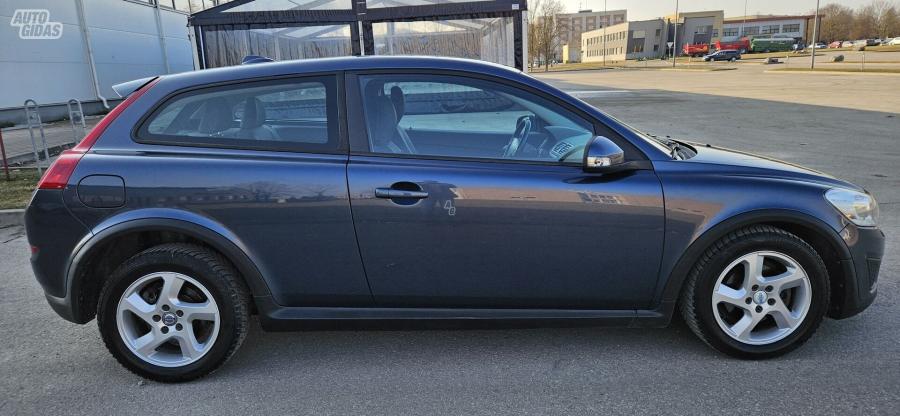 Volvo C30 2010 in Kaunas, with an engine capacity of 1.60 L and mileage of 268 thousand km for 2990 €, photo 5 on AUTOMOTO.COM.LV