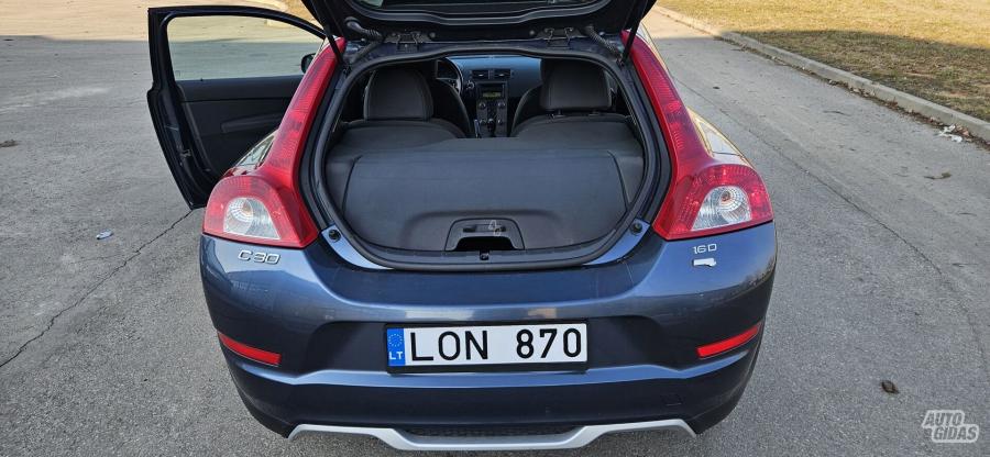 Volvo C30 2010 in Kaunas, with an engine capacity of 1.60 L and mileage of 268 thousand km for 2990 €, photo 18 on AUTOMOTO.COM.LV