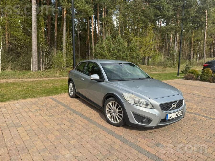 Volvo C30 2010 in Riga, with an engine capacity of 1.60 L and mileage of 326 thousand km for 3000 €, photo 3 on AUTOMOTO.COM.LV