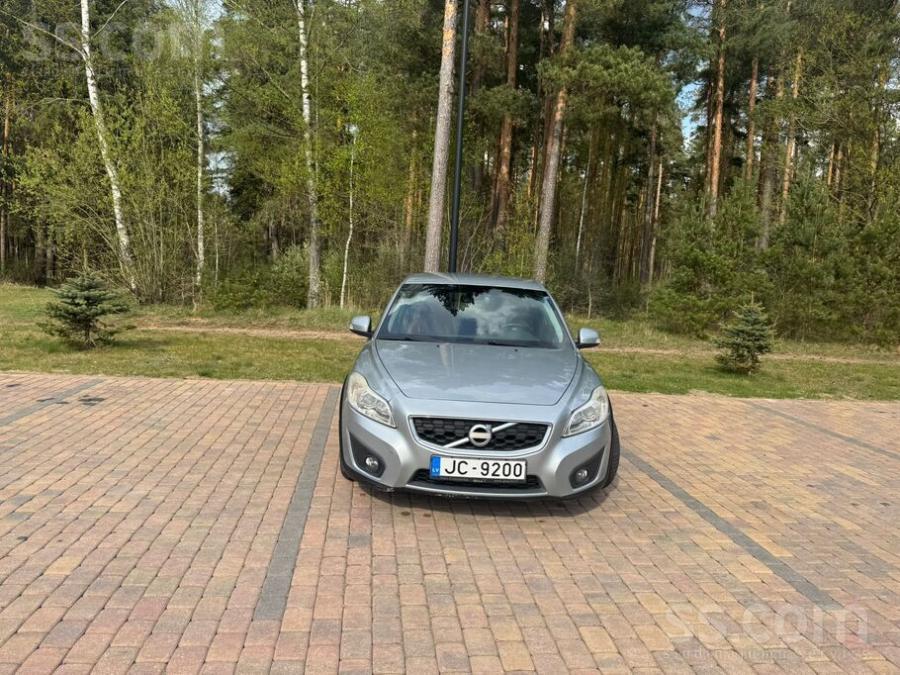 Volvo C30 2010 in Riga, with an engine capacity of 1.60 L and mileage of 326 thousand km for 3000 €, photo 4 on AUTOMOTO.COM.LV
