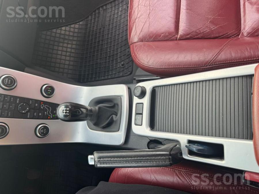 Volvo C30 2010 in Riga, with an engine capacity of 1.60 L and mileage of 326 thousand km for 3000 €, photo 13 on AUTOMOTO.COM.LV